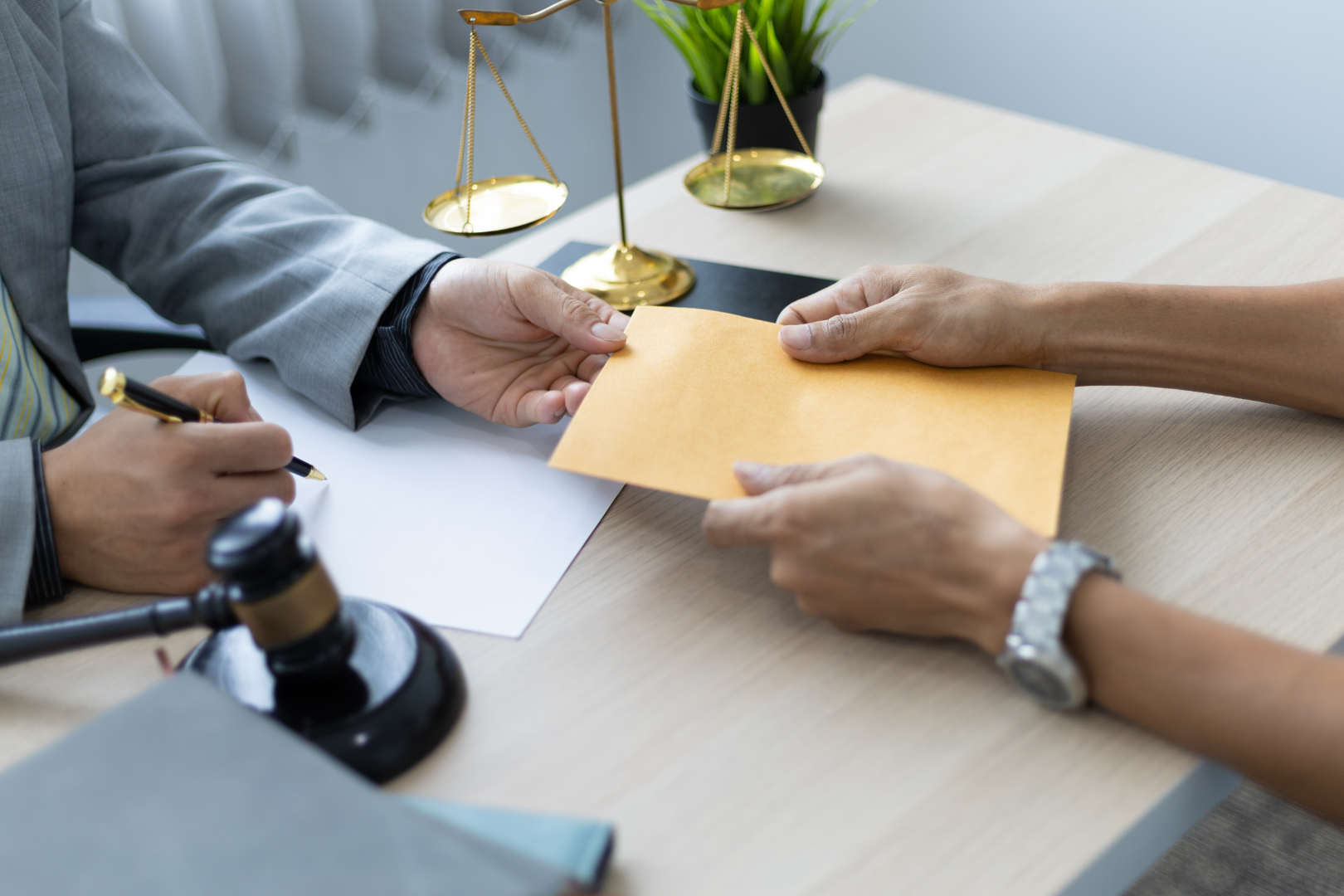 Querella criminal: ¿cuándo y cómo se presenta?