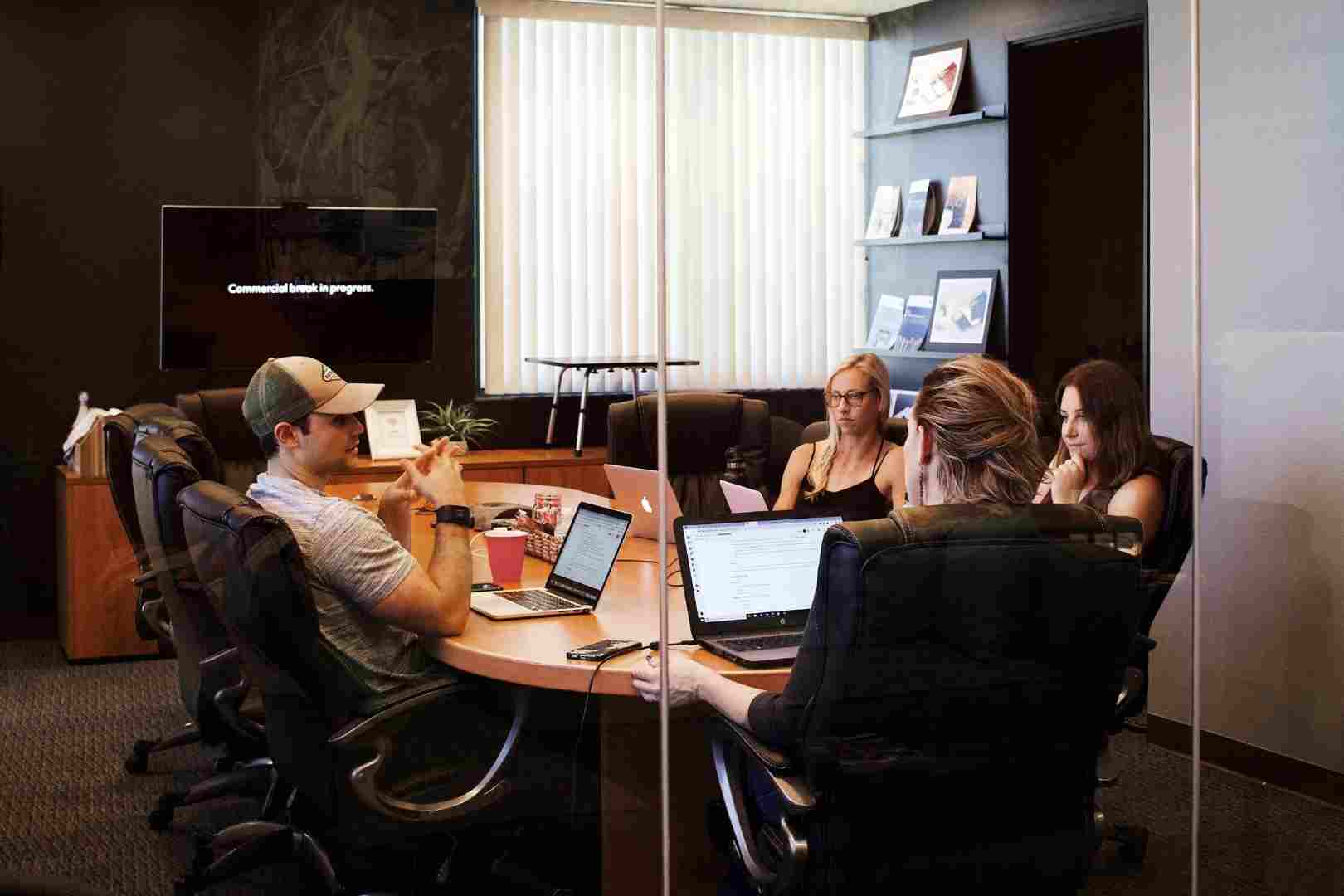 Ejercicios y preguntas en una entrevista grupal ¡Prepárate!